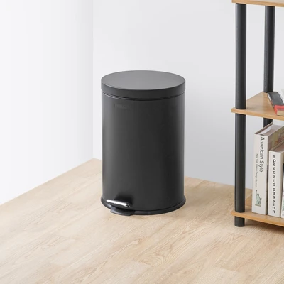 Jual Krisbow 5 Ltr Tempat Sampah Pedal Softclose Round Hitam Terbaru | Ruparupa