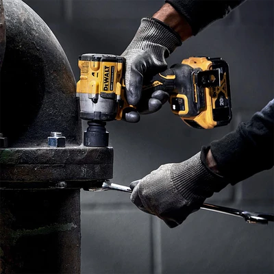 Jual Dewalt Wrench Cordless 1 2 Inch Dcf 922 M 2 B 1 Kuning Hitam ...