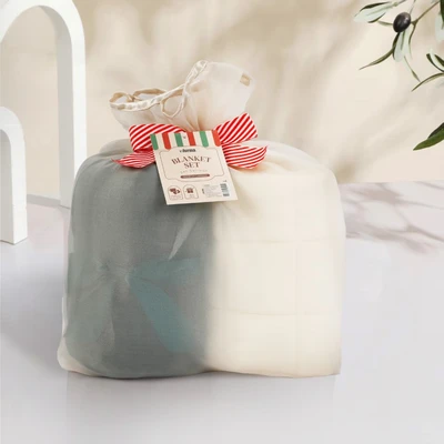 Jual Informa 125 X 150 Cm Selimut Dengan Pouch Hijau Tua Terbaru | Ruparupa