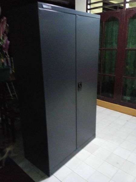 Jual Krisbow Lemari Perkakas 2 Pintu Lptcb 1 Abu Abu Terbaru | Ruparupa