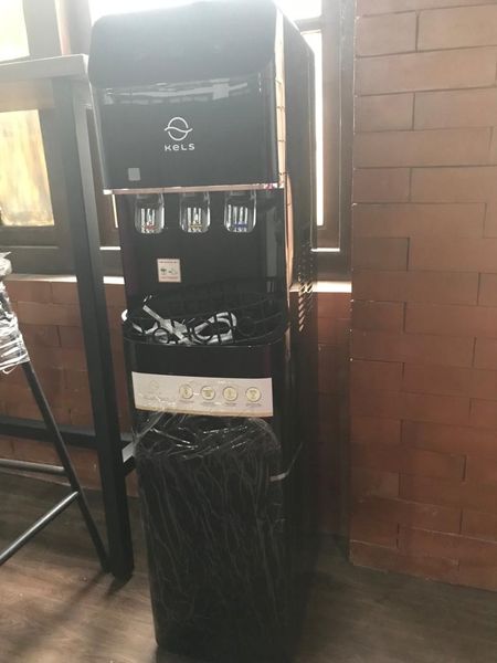 Jual Kels Sheldon Dispenser Air Bottom Loading Hitam Terbaik | Informa