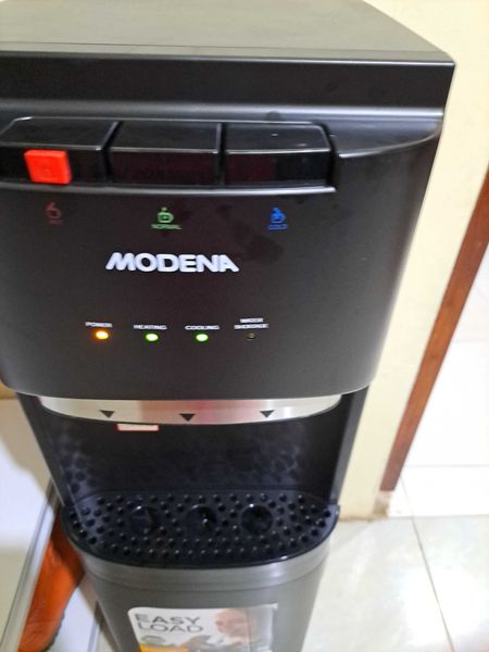 Jual Modena Dispenser Air Bottom Loading Dd 7302 L Hitam Terbaik | Informa