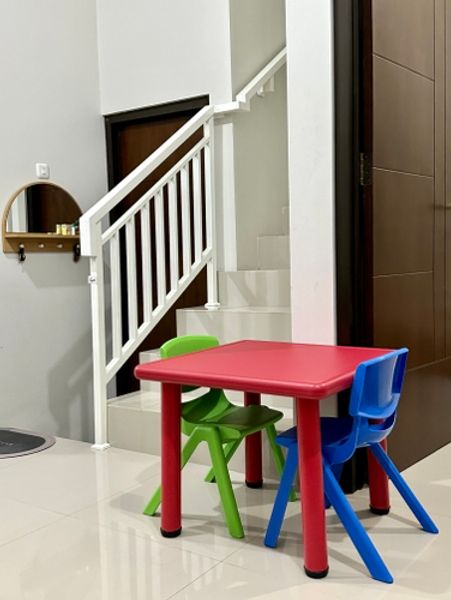 Jual Informa Yaris Meja Anak Square Merah Terbaik | Informa