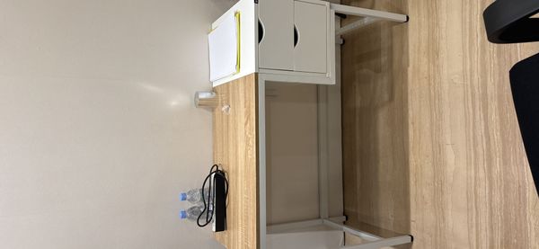 Jual Informa Guini Meja Kantor Putih Terbaik | Informa