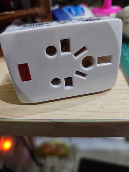 Jual Krisbow Steker Arde Adaptor Travel Multi 2 Pin Putih Terbaik | Informa