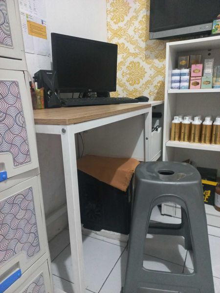 Jual Informa Guini Meja Kantor Putih Terbaik | Informa