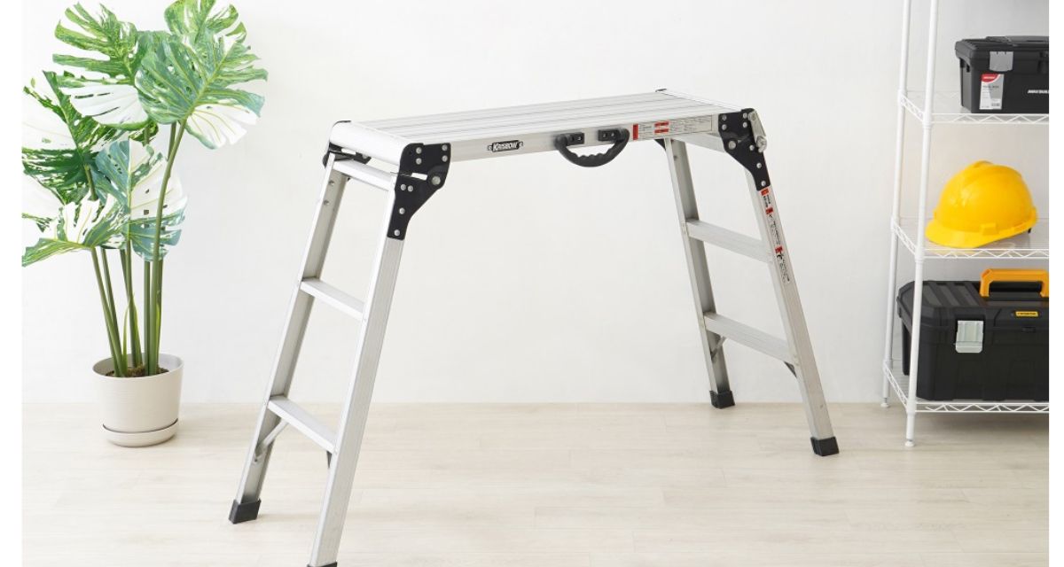 7 Jenis Tangga Lipat yang Dapat Disesuaikan Kebutuhan di Rumah